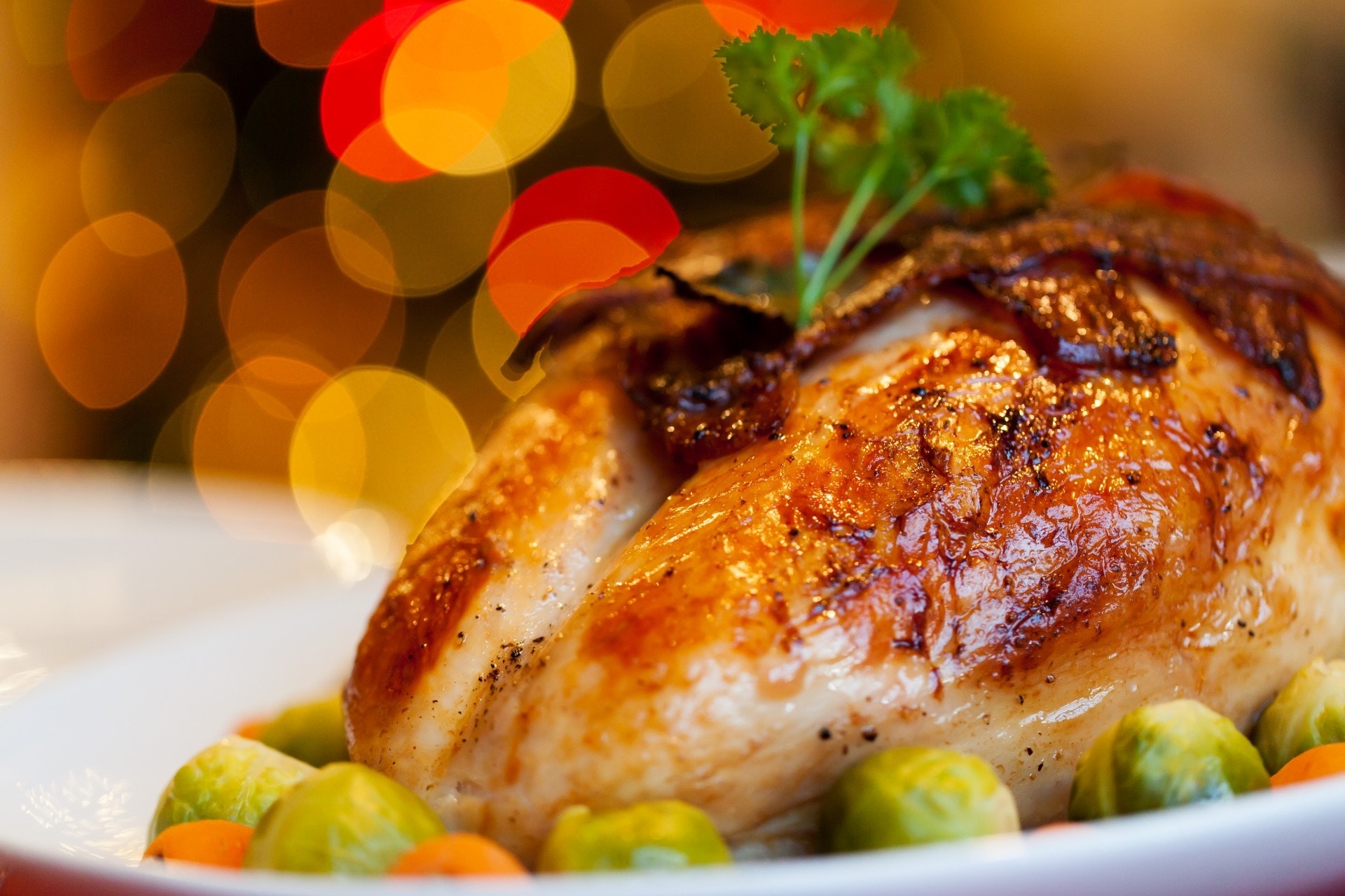 Oven Roasted Chicken with Garlic, Oregano, and Thyme - Explore Italy ...